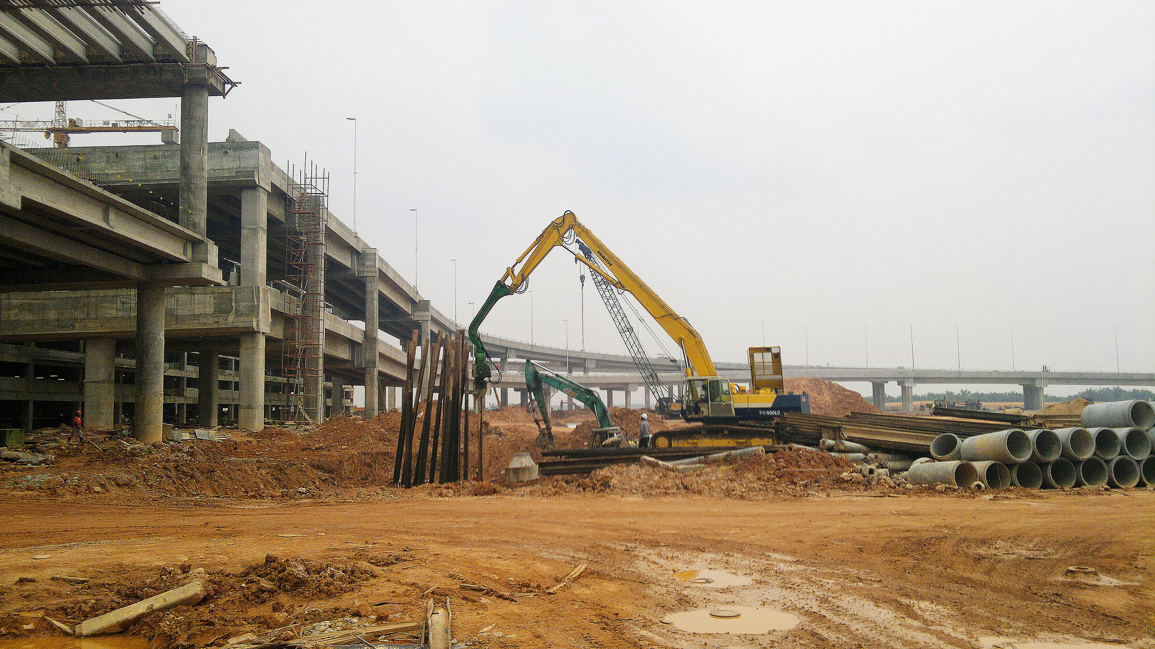 temporary sheet piles for serwerline works at KLIA2 | Dassin Piling ...